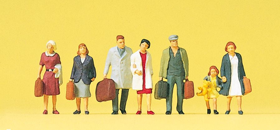 PREISER # 10505 - WALKING PASSENGERS - 1:87/HO SCALE| Hobbyplex