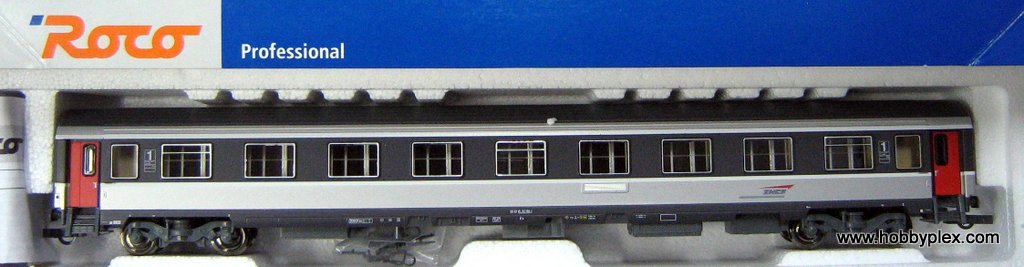 ROCO # 45379 - 1st CLASS PASSENGER COACH, SNCF| Hobbyplex