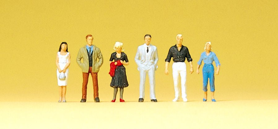 PREISER 74007 - "PASSERS-BY" - 1:100 SCALE PLASTIC MODEL FIGURE| Hobbyplex